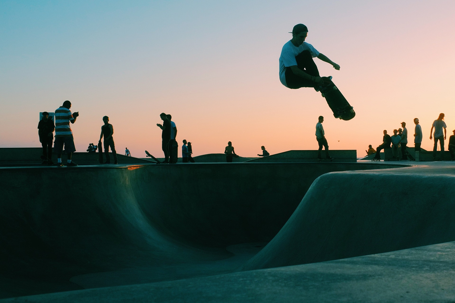 Differences Between Skateboard Ramps & Bowls