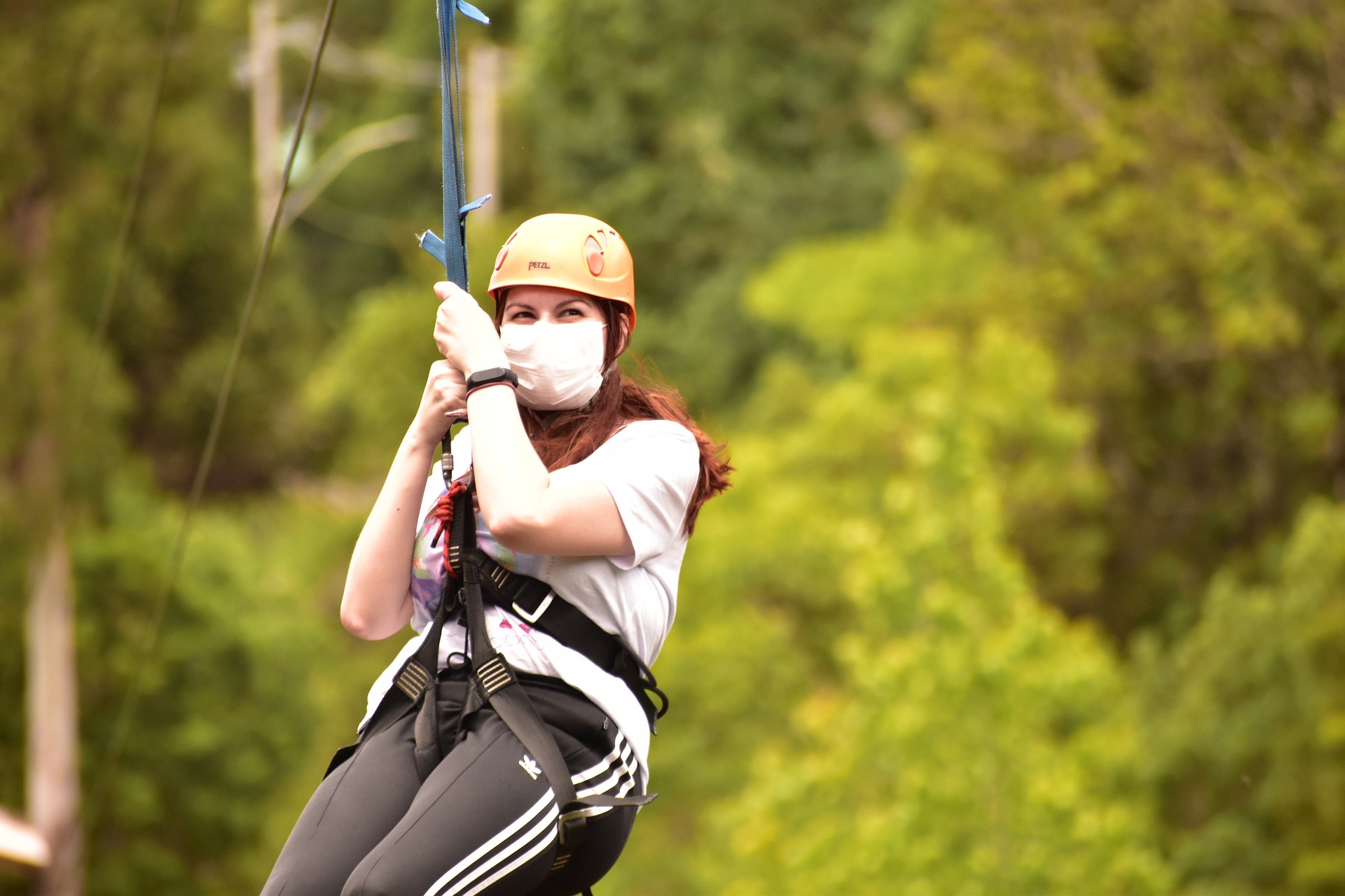 How To Set Up A Zip Line in Your Backyard For Guests to Enjoy ...